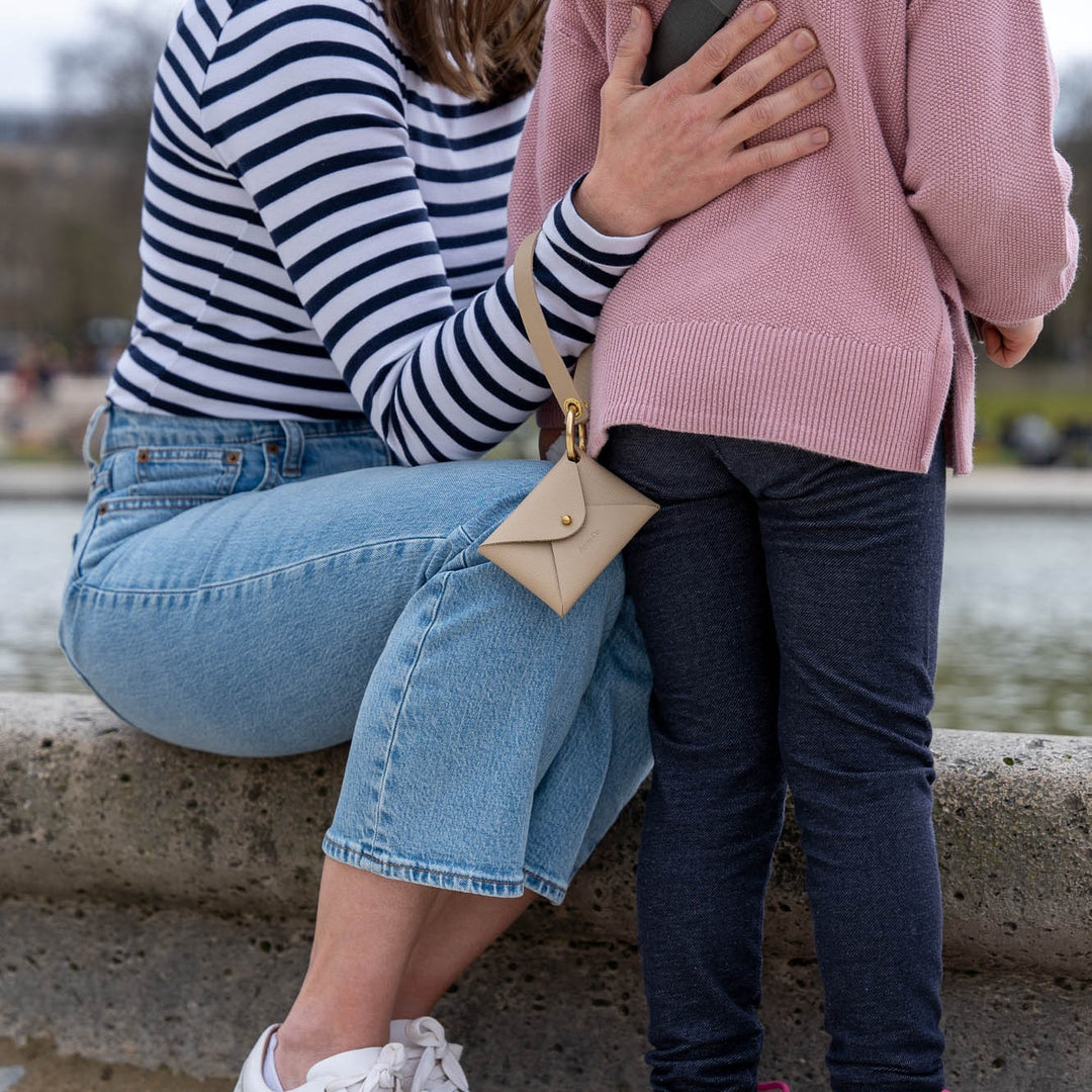 Cobblestone Beige Pebbled Leather Wristlet Wallet Set – Avryn Co.